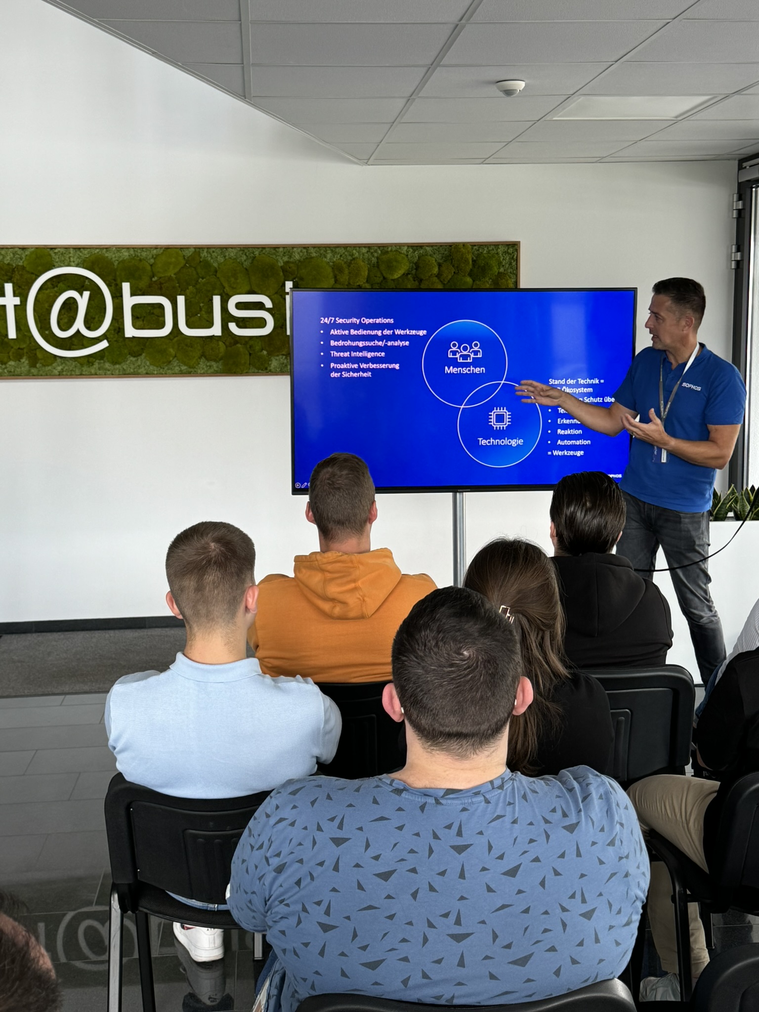 Sophos Training & Grill